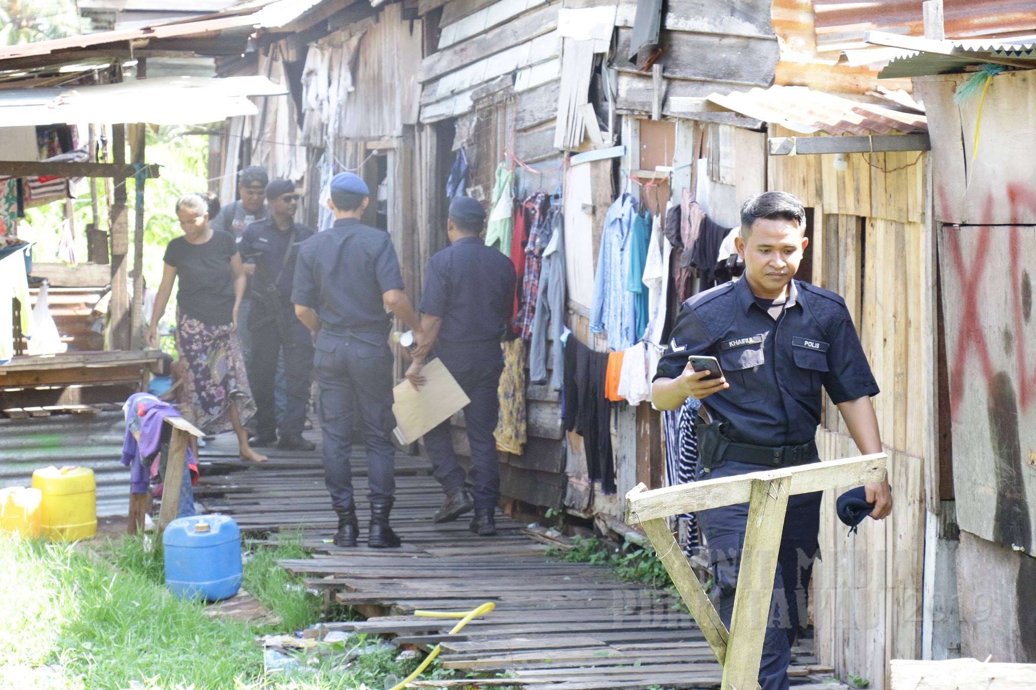 Pemutihan Kampung Titingan: Polis Tawau Tanda Rumah Setinggan - Sabah Post