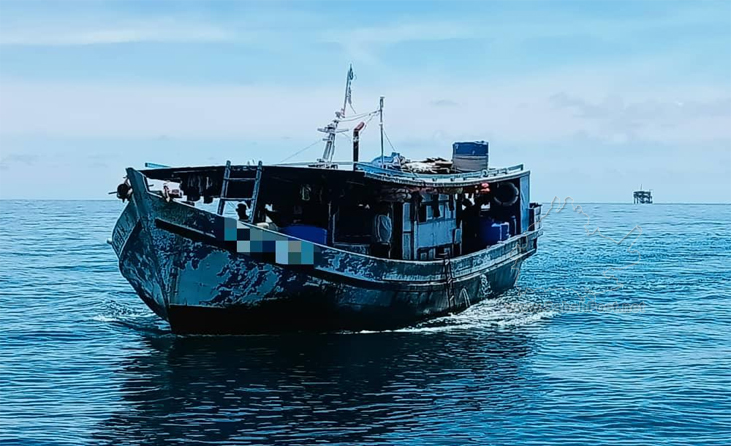 APMM Tahan 16 PTI Bekerja Dengan Bot Belayan Tempatan - Sabah Post