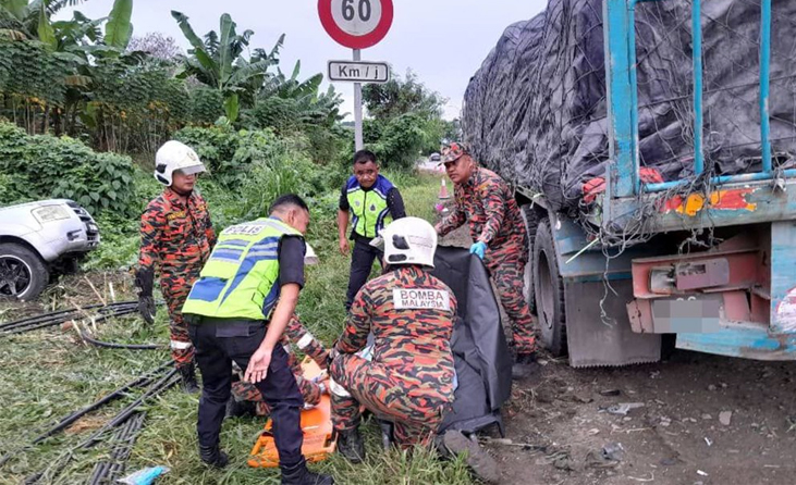 Warga Emas Maut Kenderaan Rempuh Belakang Lori Di Lahad Datu - Sabah Post