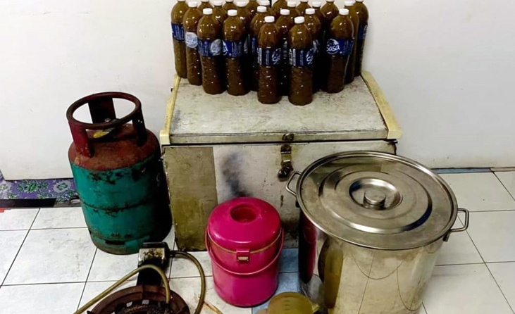 Dua Lelaki Disyaki Proses Air Ketum Ditahan - Sabah Post