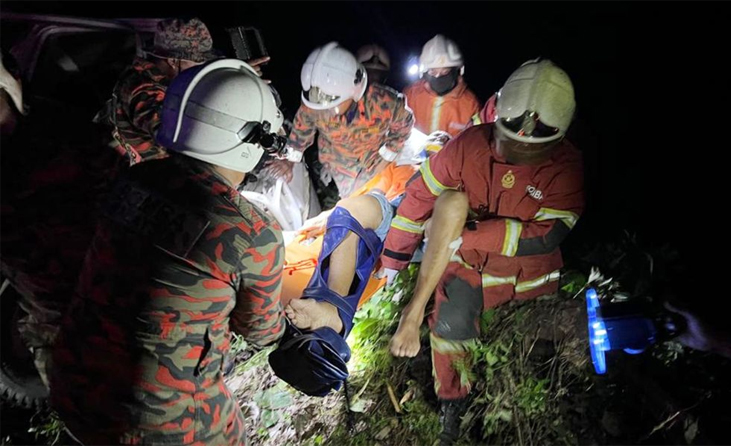 Dua Cedera Lori Tiga Tan Bertembung Lori Treler - Sabah Post