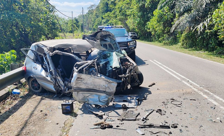Pemandu Maut, Kereta Bertembung Lori Sawit di Jalan Ranau-Telupid - Sabah Post